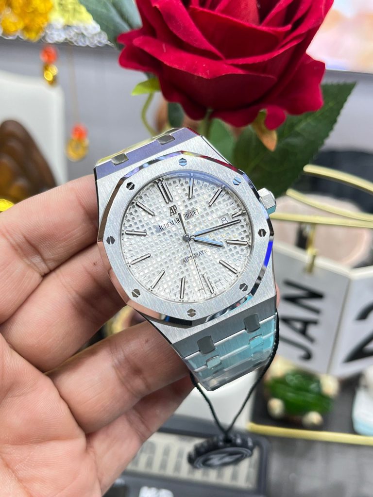 APS Factory AP15400 V3 Edition: A Detailed Comparison with the Genuine ...
