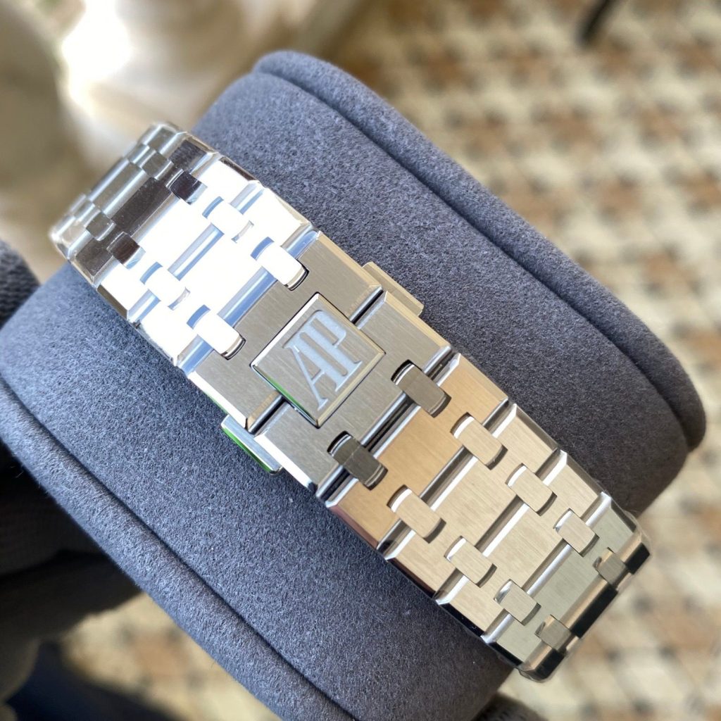 APS Factory Audemars Piguet 15400 White Dial V3 Version Real vs. Fake ...