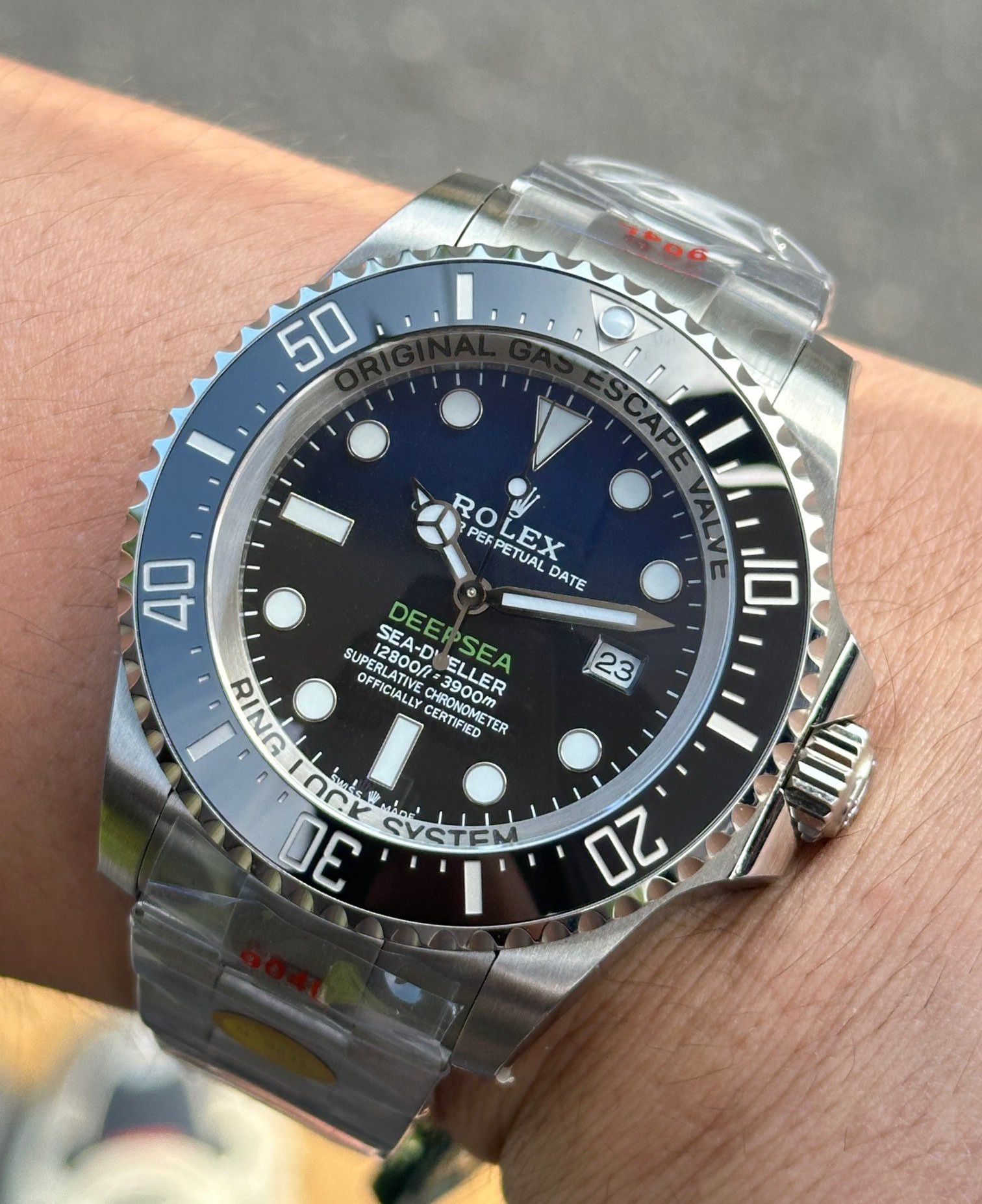 A Closer Look at the Noob Factory Rolex Sea-Dweller 126660 Blue Black ...